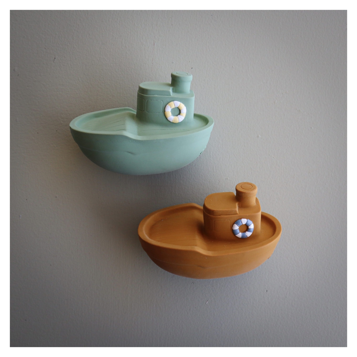 Rätt Start Badleksak Livbåtar Naturgummi 10 cm 2-pack | Miixi.se